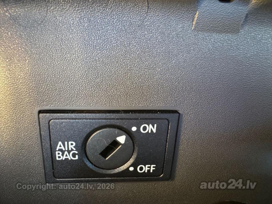Blue Volkswagen Touran 2012 in Tartu, with an engine capacity of 1.20 L and mileage of 239 thousand km for 7490 €, photo 28 on AUTOMOTO.COM.LV