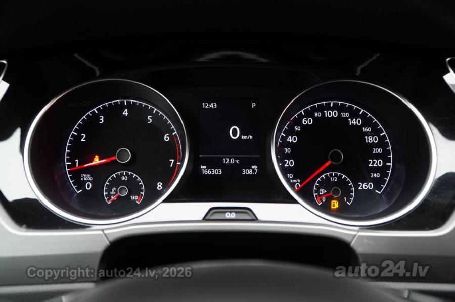 Blue Volkswagen Touran 2016 in Tallinn, with an engine capacity of 1.40 L and mileage of 0 thousand km for 13900 €, photo 19 on AUTOMOTO.COM.LV