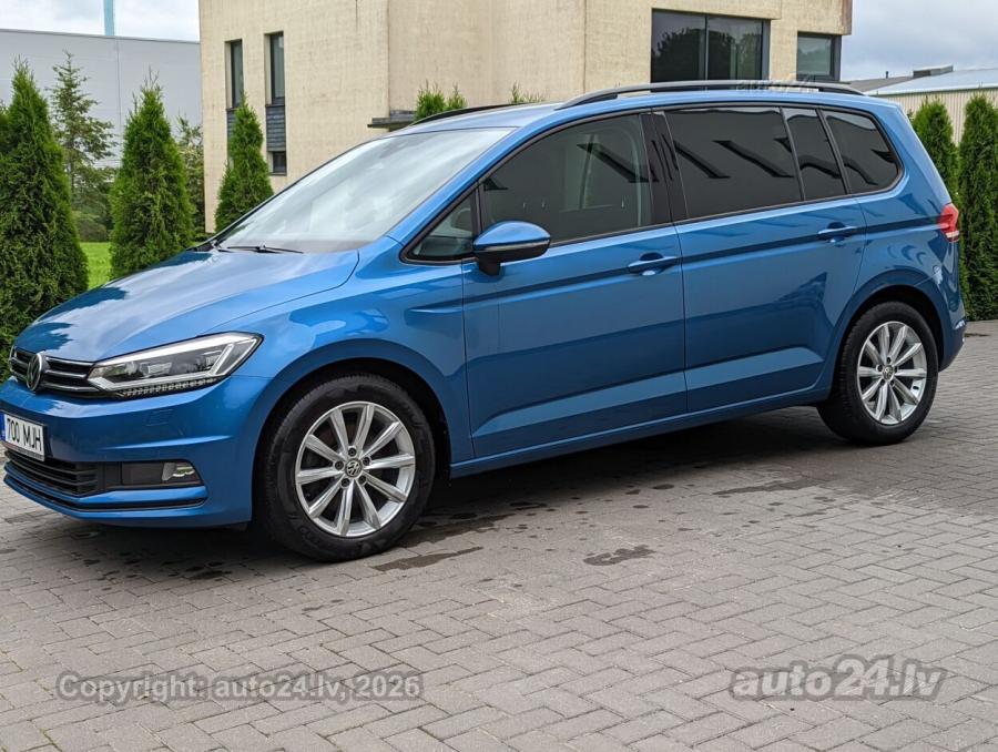 Zils Volkswagen Touran 2019 Tallina, ar dzinēja tilpumu 1.60 L un nobraukumu 159 tūkst. km par 17000 €, foto 1 vietnē AUTOMOTO.COM.LV