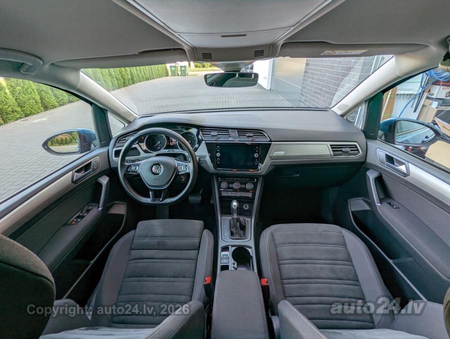 Zils Volkswagen Touran 2019 Tallina, ar dzinēja tilpumu 1.60 L un nobraukumu 159 tūkst. km par 17000 €, foto 7 vietnē AUTOMOTO.COM.LV