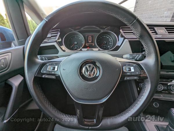 Blue Volkswagen Touran 2019 in Tallinn, with an engine capacity of 1.60 L and mileage of 159 thousand km for 17000 €, photo 8 on AUTOMOTO.COM.LV