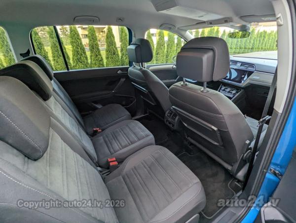 Blue Volkswagen Touran 2019 in Tallinn, with an engine capacity of 1.60 L and mileage of 159 thousand km for 17000 €, photo 9 on AUTOMOTO.COM.LV