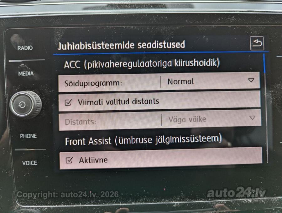 Zils Volkswagen Touran 2019 Tallina, ar dzinēja tilpumu 1.60 L un nobraukumu 159 tūkst. km par 17000 €, foto 12 vietnē AUTOMOTO.COM.LV
