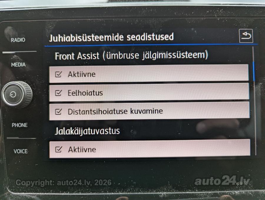 Zils Volkswagen Touran 2019 Tallina, ar dzinēja tilpumu 1.60 L un nobraukumu 159 tūkst. km par 17000 €, foto 13 vietnē AUTOMOTO.COM.LV