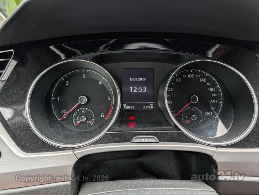 Zils Volkswagen Touran 2019 Tallina, ar dzinēja tilpumu 1.60 L un nobraukumu 159 tūkst. km par 17000 €, foto 16 vietnē AUTOMOTO.COM.LV