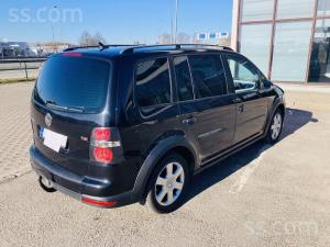 Brūns Volkswagen Touran 2007 Rīga, ar dzinēja tilpumu 1.40 L un nobraukumu 275 tūkst. km par 3900 €, foto 9 vietnē AUTOMOTO.COM.LV