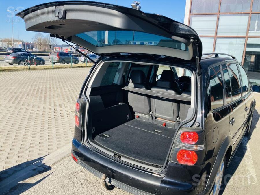 Brūns Volkswagen Touran 2007 Rīga, ar dzinēja tilpumu 1.40 L un nobraukumu 275 tūkst. km par 3900 €, foto 13 vietnē AUTOMOTO.COM.LV
