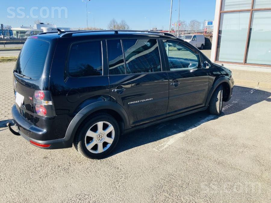 Brūns Volkswagen Touran 2007 Rīga, ar dzinēja tilpumu 1.40 L un nobraukumu 275 tūkst. km par 3900 €, foto 15 vietnē AUTOMOTO.COM.LV
