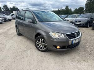 Brūns Volkswagen Touran 2007 Rīga, ar dzinēja tilpumu 1.90 L un nobraukumu 325 tūkst. km par 1390 €, foto 3 vietnē AUTOMOTO.COM.LV