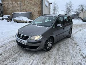 Brūns Volkswagen Touran 2008 Rēzekne, ar dzinēja tilpumu 1.90 L un nobraukumu 0 tūkst. km par 3800 €, foto  vietnē AUTOMOTO.COM.LV