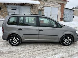 Brūns Volkswagen Touran 2008 Rēzekne, ar dzinēja tilpumu 1.90 L un nobraukumu 0 tūkst. km par 3800 €, foto 5 vietnē AUTOMOTO.COM.LV