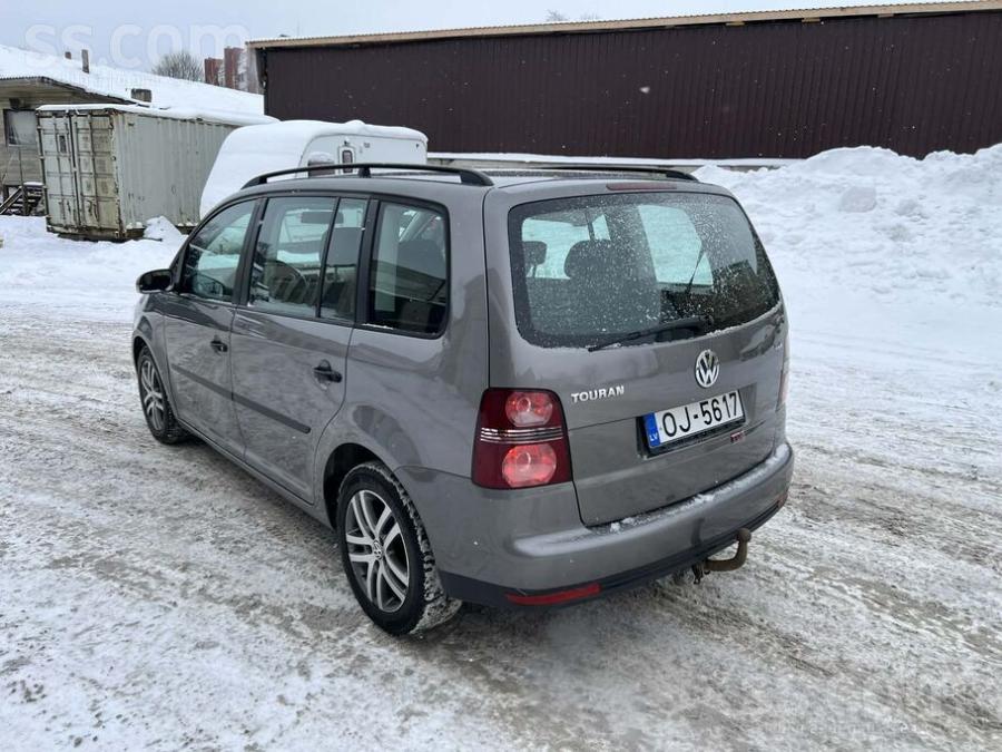 Brūns Volkswagen Touran 2008 Rēzekne, ar dzinēja tilpumu 1.90 L un nobraukumu 0 tūkst. km par 3800 €, foto 6 vietnē AUTOMOTO.COM.LV