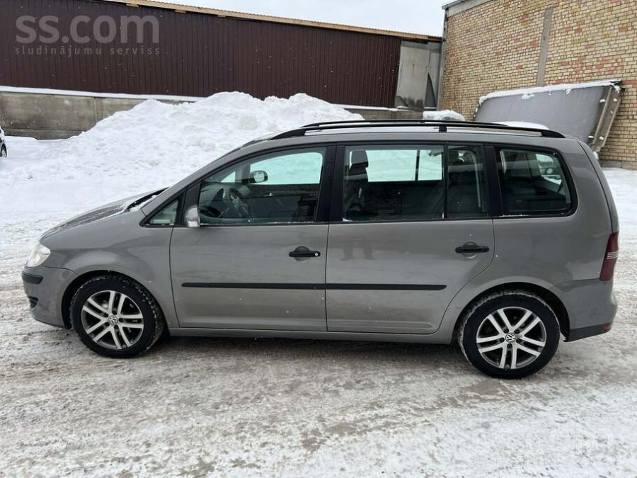 Brūns Volkswagen Touran 2008 Rēzekne, ar dzinēja tilpumu 1.90 L un nobraukumu 0 tūkst. km par 3800 €, foto 7 vietnē AUTOMOTO.COM.LV