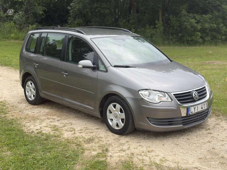 Brūns Volkswagen Touran 2008 Viļņa, ar dzinēja tilpumu 1.97 L un nobraukumu 321 tūkst. km par 2200 €, foto 11 vietnē AUTOMOTO.COM.LV