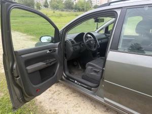 Brūns Volkswagen Touran 2008 Viļņa, ar dzinēja tilpumu 1.97 L un nobraukumu 321 tūkst. km par 2200 €, foto 14 vietnē AUTOMOTO.COM.LV