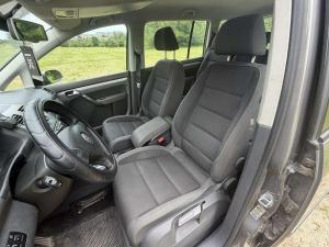 Brūns Volkswagen Touran 2008 Viļņa, ar dzinēja tilpumu 1.97 L un nobraukumu 321 tūkst. km par 2200 €, foto 16 vietnē AUTOMOTO.COM.LV