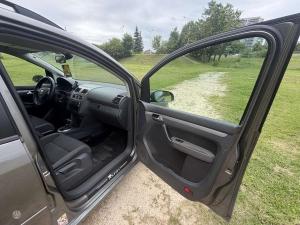 Brūns Volkswagen Touran 2008 Viļņa, ar dzinēja tilpumu 1.97 L un nobraukumu 321 tūkst. km par 2200 €, foto 18 vietnē AUTOMOTO.COM.LV