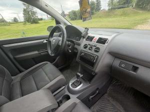 Brūns Volkswagen Touran 2008 Viļņa, ar dzinēja tilpumu 1.97 L un nobraukumu 321 tūkst. km par 2200 €, foto 20 vietnē AUTOMOTO.COM.LV