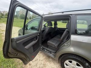 Brūns Volkswagen Touran 2008 Viļņa, ar dzinēja tilpumu 1.97 L un nobraukumu 321 tūkst. km par 2200 €, foto 21 vietnē AUTOMOTO.COM.LV
