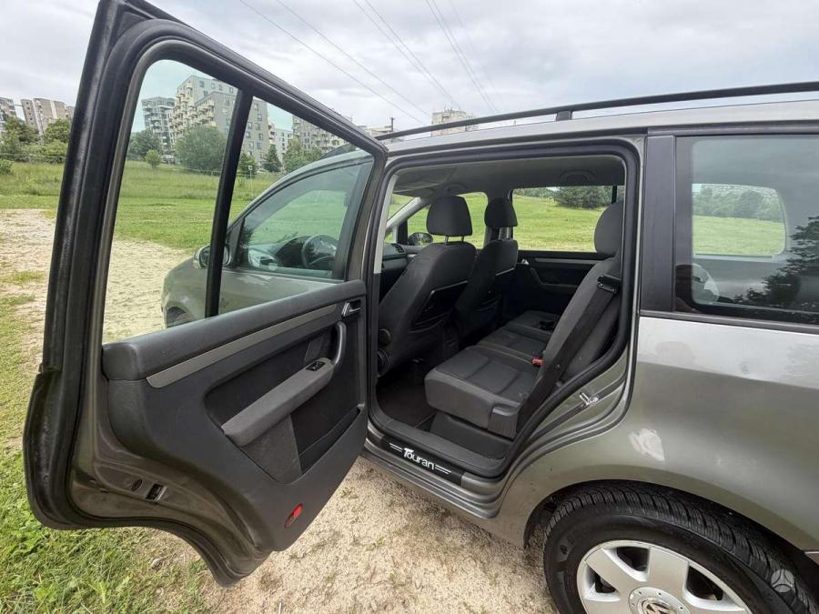 Brūns Volkswagen Touran 2008 Viļņa, ar dzinēja tilpumu 1.97 L un nobraukumu 321 tūkst. km par 2200 €, foto 21 vietnē AUTOMOTO.COM.LV
