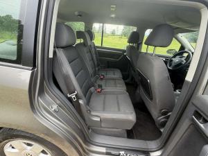 Brūns Volkswagen Touran 2008 Viļņa, ar dzinēja tilpumu 1.97 L un nobraukumu 321 tūkst. km par 2200 €, foto 24 vietnē AUTOMOTO.COM.LV