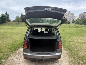 Brūns Volkswagen Touran 2008 Viļņa, ar dzinēja tilpumu 1.97 L un nobraukumu 321 tūkst. km par 2200 €, foto 25 vietnē AUTOMOTO.COM.LV