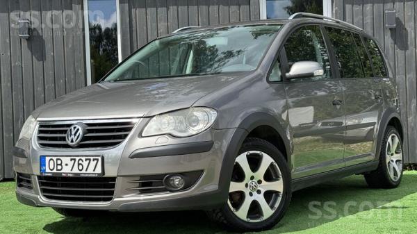 Brūns Volkswagen Touran 2008 Rīga, ar dzinēja tilpumu 1.40 L un nobraukumu 177 tūkst. km par 3950 €, foto 2 vietnē AUTOMOTO.COM.LV
