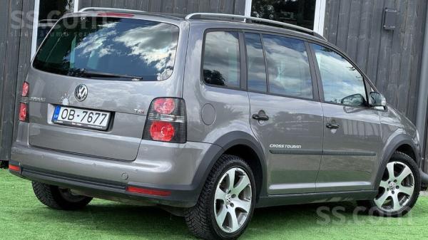 Brūns Volkswagen Touran 2008 Rīga, ar dzinēja tilpumu 1.40 L un nobraukumu 177 tūkst. km par 3950 €, foto 4 vietnē AUTOMOTO.COM.LV