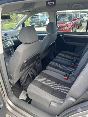 Brown Volkswagen Touran 2008 in Taurage, with an engine capacity of 1.90 L and mileage of 322 thousand km for 2800 €, photo 8 on AUTOMOTO.COM.LV