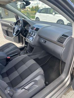 Brown Volkswagen Touran 2008 in Taurage, with an engine capacity of 1.90 L and mileage of 322 thousand km for 2800 €, photo 11 on AUTOMOTO.COM.LV