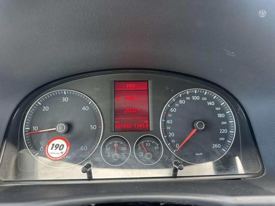 Brown Volkswagen Touran 2008 in Taurage, with an engine capacity of 1.90 L and mileage of 322 thousand km for 2800 €, photo 13 on AUTOMOTO.COM.LV