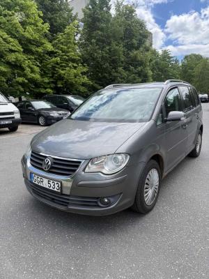Brūns Volkswagen Touran 2009 Viļņa, ar dzinēja tilpumu 1.90 L un nobraukumu 507 tūkst. km par 600 €, foto  vietnē AUTOMOTO.COM.LV