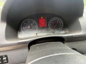 Brūns Volkswagen Touran 2009 Viļņa, ar dzinēja tilpumu 1.90 L un nobraukumu 507 tūkst. km par 600 €, foto 12 vietnē AUTOMOTO.COM.LV