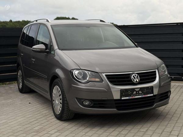 Brūns Volkswagen Touran 2009 Kretinga, ar dzinēja tilpumu 1.39 L un nobraukumu 199 tūkst. km par 3999 €, foto 3 vietnē AUTOMOTO.COM.LV