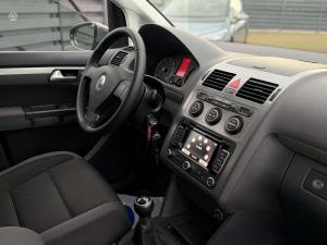 Brown Volkswagen Touran 2009 in Kretinga, with an engine capacity of 1.39 L and mileage of 199 thousand km for 3999 €, photo 5 on AUTOMOTO.COM.LV
