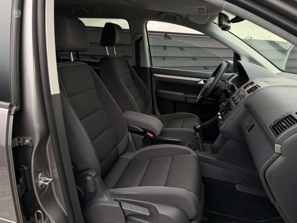 Brūns Volkswagen Touran 2009 Kretinga, ar dzinēja tilpumu 1.39 L un nobraukumu 199 tūkst. km par 3999 €, foto 5 vietnē AUTOMOTO.COM.LV