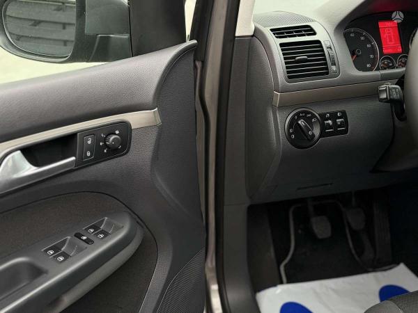 Brūns Volkswagen Touran 2009 Kretinga, ar dzinēja tilpumu 1.39 L un nobraukumu 199 tūkst. km par 3999 €, foto 10 vietnē AUTOMOTO.COM.LV