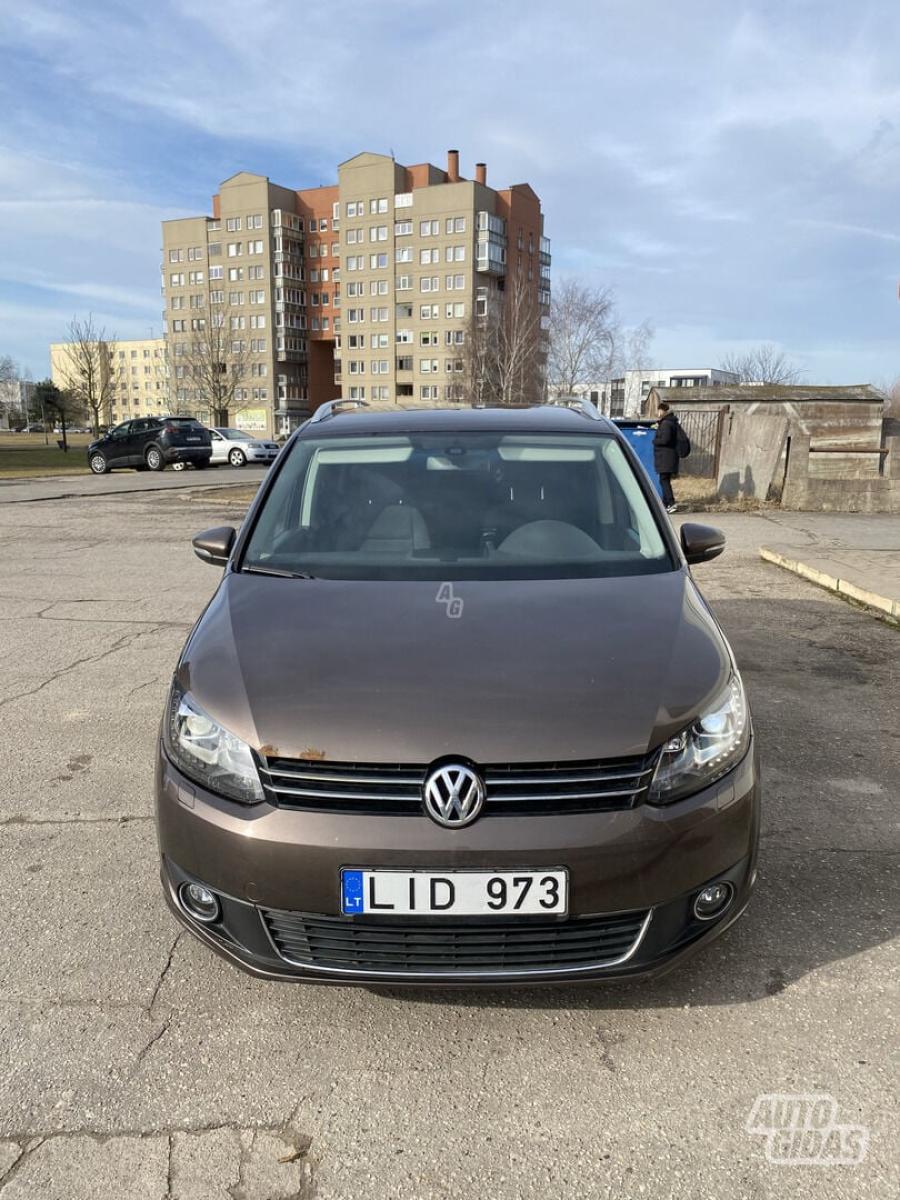 Brown Volkswagen Touran 2010 in Panevezys, with an engine capacity of 2.00 L and mileage of 363 thousand km for 4400 €, photo 9 on AUTOMOTO.COM.LV