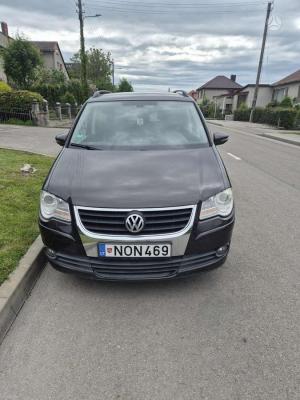 Brūns Volkswagen Touran 2010 Marijampole, ar dzinēja tilpumu 1.90 L un nobraukumu 289 tūkst. km par 3390 €, foto  vietnē AUTOMOTO.COM.LV