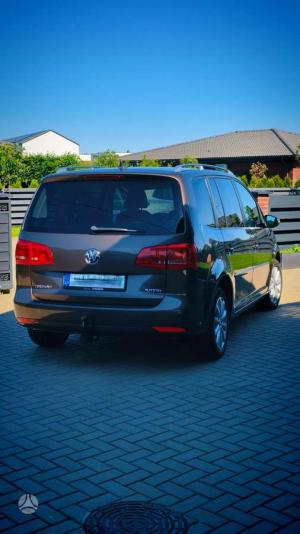 Brūns Volkswagen Touran 2010 Klaipėda, ar dzinēja tilpumu 1.97 L un nobraukumu 302 tūkst. km par 5500 €, foto 5 vietnē AUTOMOTO.COM.LV