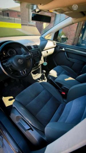 Brūns Volkswagen Touran 2010 Klaipėda, ar dzinēja tilpumu 1.97 L un nobraukumu 302 tūkst. km par 5500 €, foto 6 vietnē AUTOMOTO.COM.LV