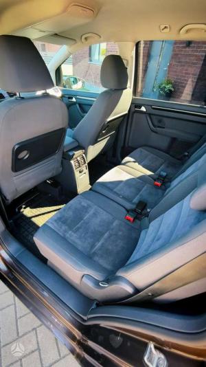 Brūns Volkswagen Touran 2010 Klaipėda, ar dzinēja tilpumu 1.97 L un nobraukumu 302 tūkst. km par 5500 €, foto 8 vietnē AUTOMOTO.COM.LV