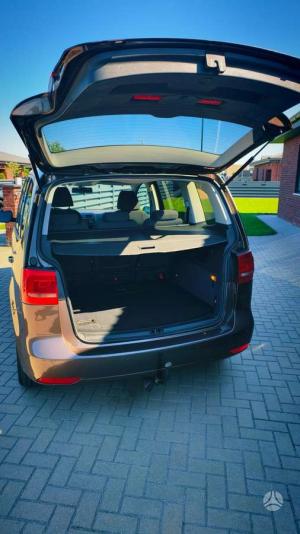 Brūns Volkswagen Touran 2010 Klaipėda, ar dzinēja tilpumu 1.97 L un nobraukumu 302 tūkst. km par 5500 €, foto 9 vietnē AUTOMOTO.COM.LV