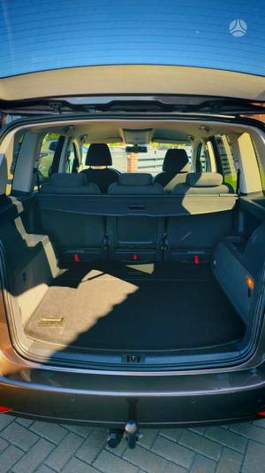 Brūns Volkswagen Touran 2010 Klaipėda, ar dzinēja tilpumu 1.97 L un nobraukumu 302 tūkst. km par 5500 €, foto 10 vietnē AUTOMOTO.COM.LV