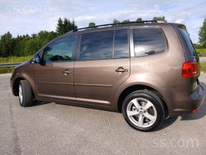 Brūns Volkswagen Touran 2010 Ogre, ar dzinēja tilpumu 1.60 L un nobraukumu 298 tūkst. km par 4500 €, foto 4 vietnē AUTOMOTO.COM.LV