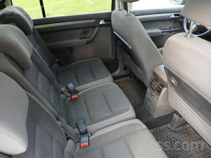 Brūns Volkswagen Touran 2010 Ogre, ar dzinēja tilpumu 1.60 L un nobraukumu 298 tūkst. km par 4500 €, foto 17 vietnē AUTOMOTO.COM.LV