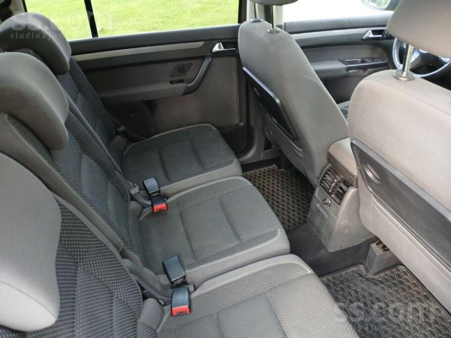 Brūns Volkswagen Touran 2010 Ogre, ar dzinēja tilpumu 1.60 L un nobraukumu 298 tūkst. km par 4500 €, foto 17 vietnē AUTOMOTO.COM.LV