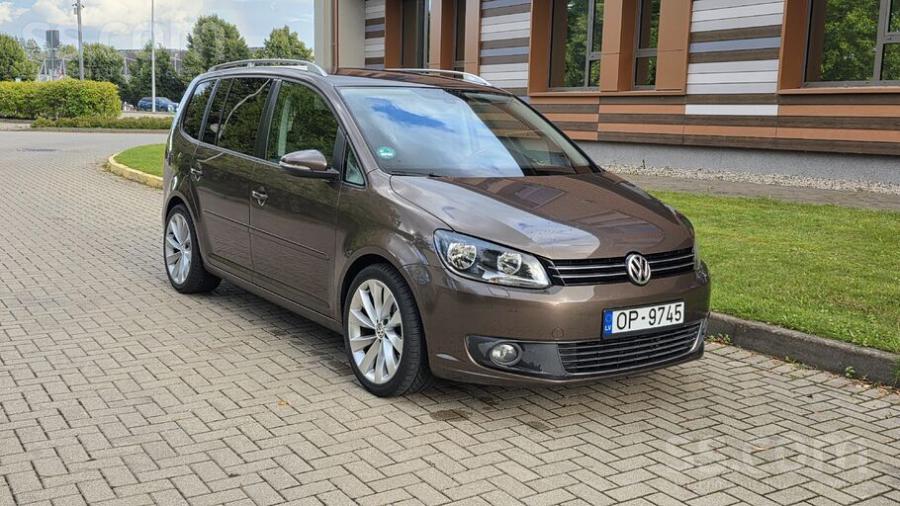 Brūns Volkswagen Touran 2010 Rīga, ar dzinēja tilpumu 1.60 L un nobraukumu 214 tūkst. km par 6660 €, foto 1 vietnē AUTOMOTO.COM.LV