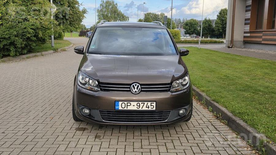 Brūns Volkswagen Touran 2010 Rīga, ar dzinēja tilpumu 1.60 L un nobraukumu 214 tūkst. km par 6660 €, foto 3 vietnē AUTOMOTO.COM.LV