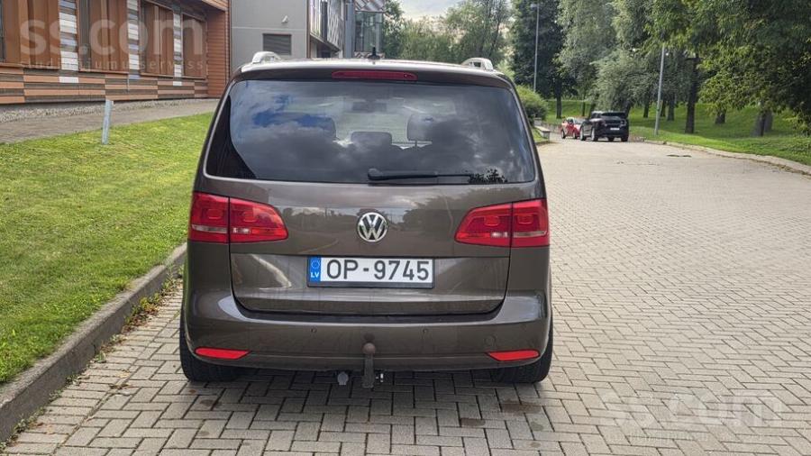 Brūns Volkswagen Touran 2010 Rīga, ar dzinēja tilpumu 1.60 L un nobraukumu 214 tūkst. km par 6660 €, foto 11 vietnē AUTOMOTO.COM.LV